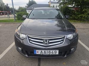 Honda Accord 2009 in Vilnius, with an engine capacity of 2.00 L and mileage of 395 thousand km for 3700 €, photo 4 on AUTOMOTO.COM.LV