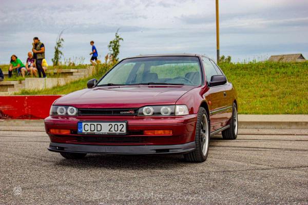 Red Honda Accord 1992 in Visaginas, with an engine capacity of 2.20 L and mileage of 300 thousand km for 3000 €, photo 1 on AUTOMOTO.COM.LV