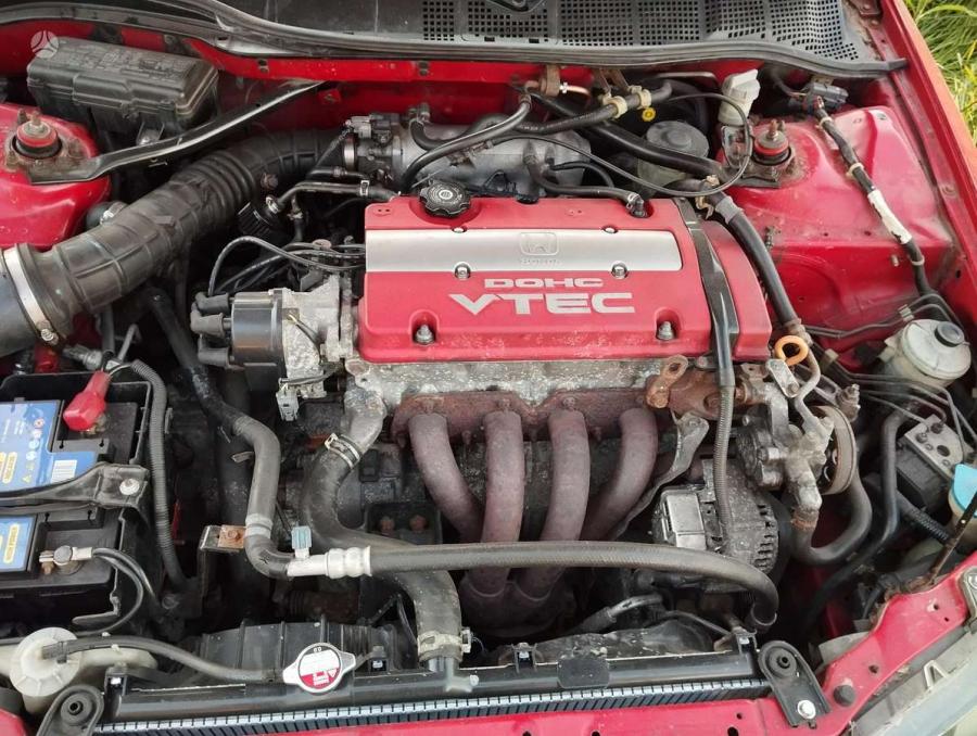 Red Honda Accord 2000 in Ukmerge, with an engine capacity of 2.16 L and mileage of 321 thousand km for 6800 €, photo 7 on AUTOMOTO.COM.LV