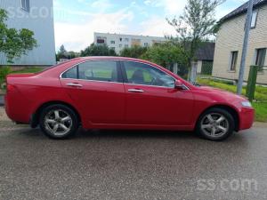 Sarkans Honda Accord 2004 Preiļi, ar dzinēja tilpumu 2.00 L un nobraukumu 308 tūkst. km par 1600 €, foto  vietnē AUTOMOTO.COM.LV