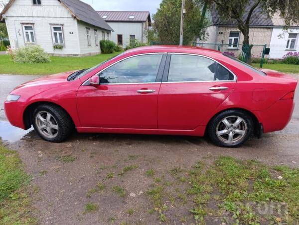 Red Honda Accord 2004 in Preili, with an engine capacity of 2.00 L and mileage of 308 thousand km for 1600 €, photo 2 on AUTOMOTO.COM.LV