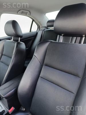 Sarkans Honda Accord 2004 Preiļi, ar dzinēja tilpumu 2.00 L un nobraukumu 308 tūkst. km par 1600 €, foto 4 vietnē AUTOMOTO.COM.LV