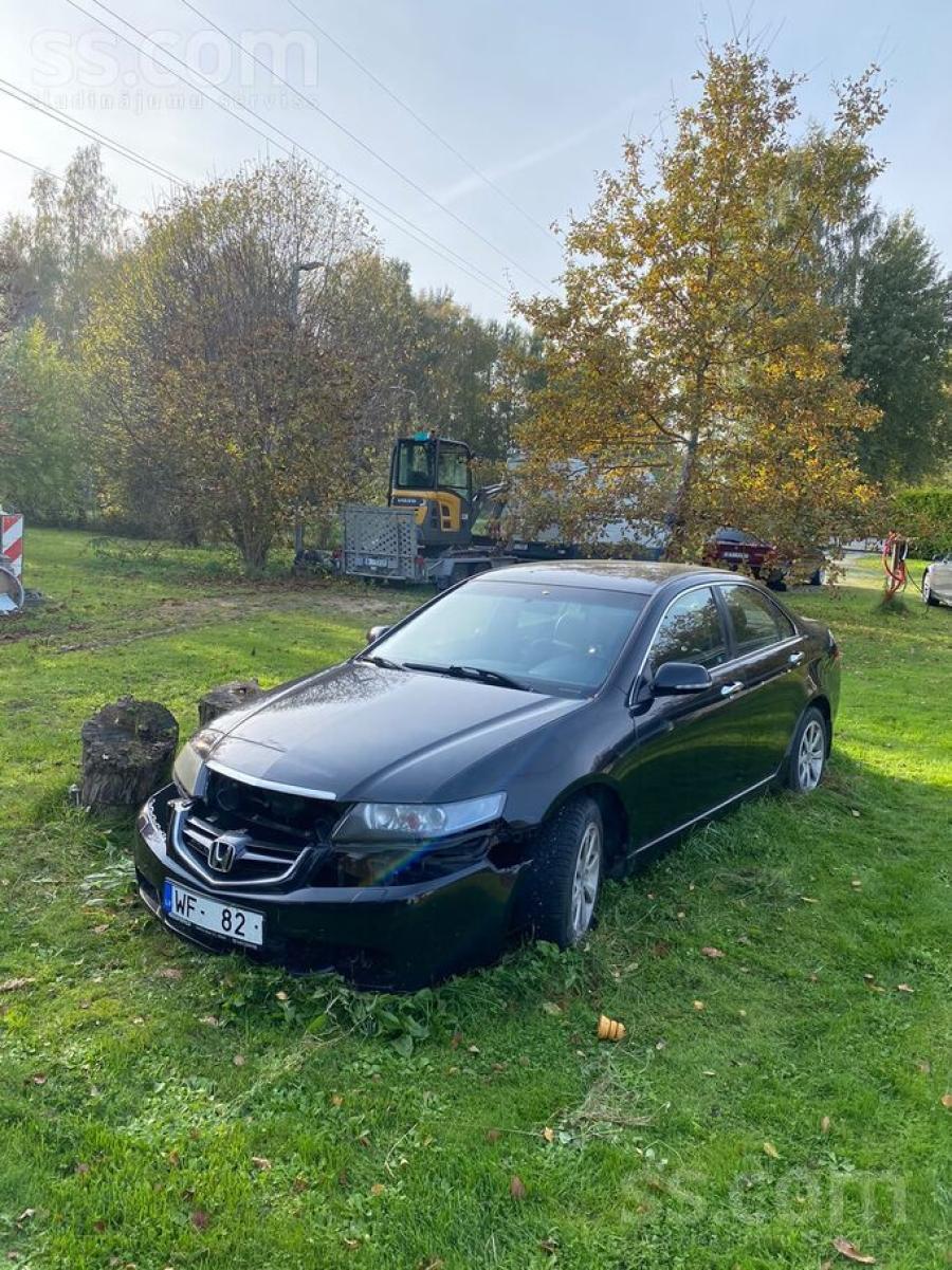 Sarkans Honda Accord 2005 Rīga, ar dzinēja tilpumu 2.00 L un nobraukumu 330 tūkst. km par 450 €, foto 1 vietnē AUTOMOTO.COM.LV