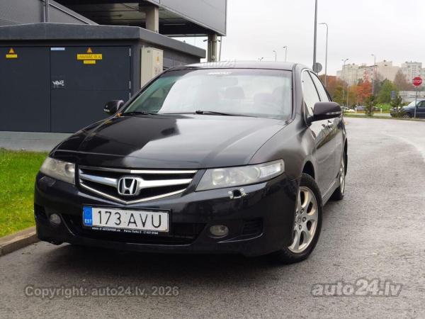 Red Honda Accord 2006 in Tallinn, with an engine capacity of 2.00 L and mileage of 190 thousand km for 799 €, photo 1 on AUTOMOTO.COM.LV