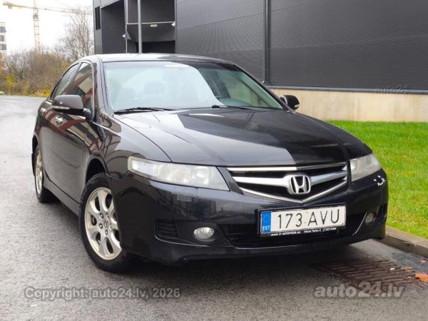 Red Honda Accord 2006 in Tallinn, with an engine capacity of 2.00 L and mileage of 190 thousand km for 799 €, photo 3 on AUTOMOTO.COM.LV