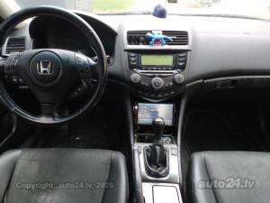 Red Honda Accord 2006 in Tallinn, with an engine capacity of 2.00 L and mileage of 190 thousand km for 799 €, photo 11 on AUTOMOTO.COM.LV