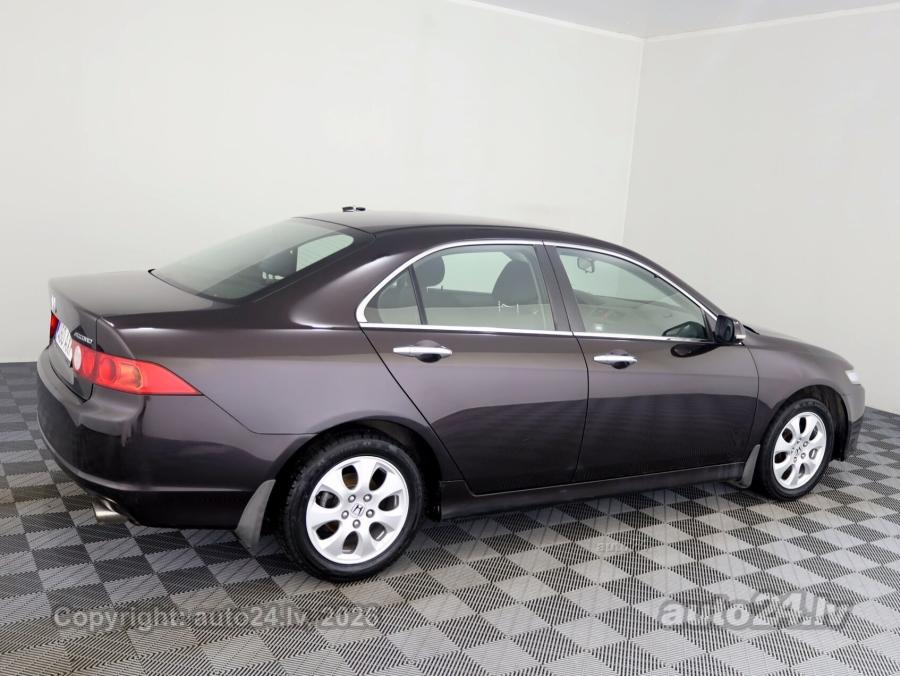 Sarkans Honda Accord 2006 Tallina, ar dzinēja tilpumu 2.00 L un nobraukumu 225 tūkst. km par 1999 €, foto 4 vietnē AUTOMOTO.COM.LV