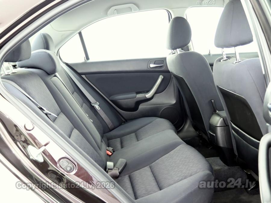 Sarkans Honda Accord 2006 Tallina, ar dzinēja tilpumu 2.00 L un nobraukumu 225 tūkst. km par 1999 €, foto 8 vietnē AUTOMOTO.COM.LV