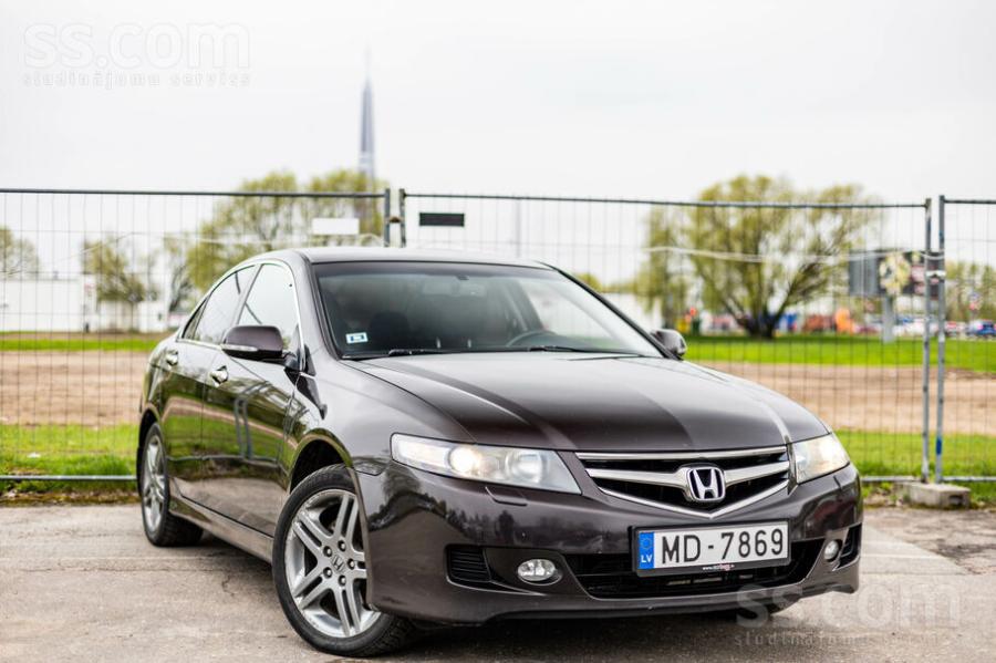 Sarkans Honda Accord 2007 Rīga, ar dzinēja tilpumu 2.00 L un nobraukumu 271 tūkst. km par 2500 €, foto 2 vietnē AUTOMOTO.COM.LV