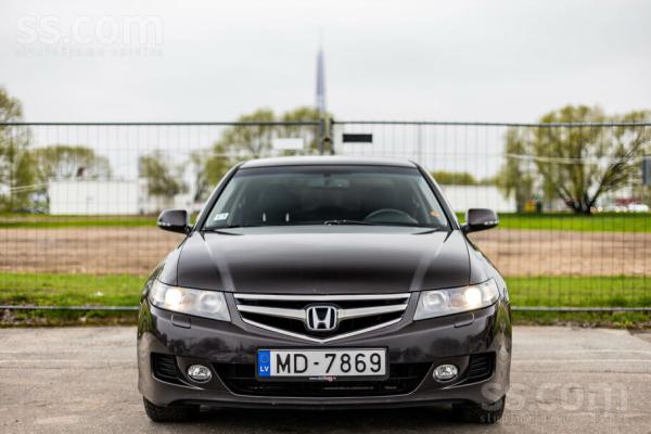 Sarkans Honda Accord 2007 Rīga, ar dzinēja tilpumu 2.00 L un nobraukumu 271 tūkst. km par 2500 €, foto 3 vietnē AUTOMOTO.COM.LV