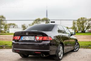 Sarkans Honda Accord 2007 Rīga, ar dzinēja tilpumu 2.00 L un nobraukumu 271 tūkst. km par 2500 €, foto 6 vietnē AUTOMOTO.COM.LV