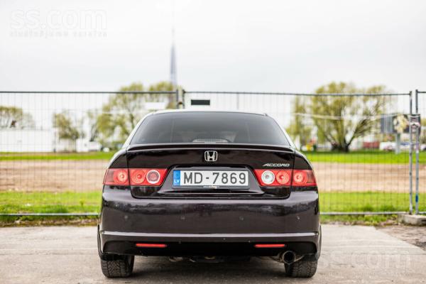 Sarkans Honda Accord 2007 Rīga, ar dzinēja tilpumu 2.00 L un nobraukumu 271 tūkst. km par 2500 €, foto 8 vietnē AUTOMOTO.COM.LV