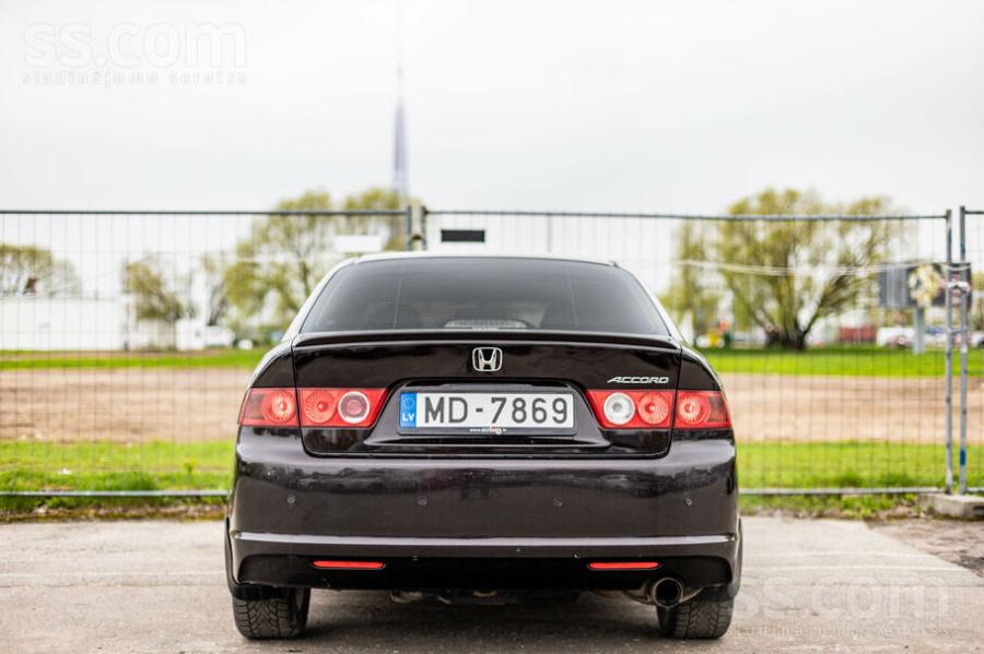 Sarkans Honda Accord 2007 Rīga, ar dzinēja tilpumu 2.00 L un nobraukumu 271 tūkst. km par 2500 €, foto 8 vietnē AUTOMOTO.COM.LV