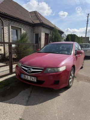 Sarkans Honda Accord 2007 Kauņa, ar dzinēja tilpumu 2.00 L un nobraukumu 317 tūkst. km par 700 €, foto  vietnē AUTOMOTO.COM.LV