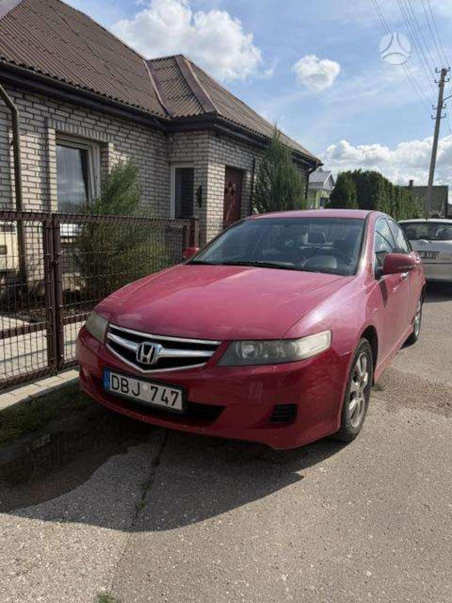 Red Honda Accord 2007 in Kaunas, with an engine capacity of 2.00 L and mileage of 317 thousand km for 700 €, photo 1 on AUTOMOTO.COM.LV