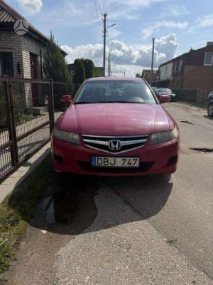 Red Honda Accord 2007 in Kaunas, with an engine capacity of 2.00 L and mileage of 317 thousand km for 700 €, photo 3 on AUTOMOTO.COM.LV