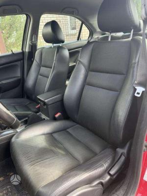 Red Honda Accord 2007 in Kaunas, with an engine capacity of 2.00 L and mileage of 317 thousand km for 700 €, photo 6 on AUTOMOTO.COM.LV