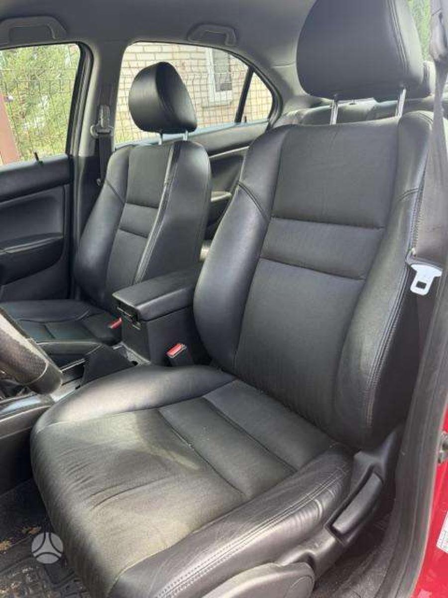 Red Honda Accord 2007 in Kaunas, with an engine capacity of 2.00 L and mileage of 317 thousand km for 700 €, photo 6 on AUTOMOTO.COM.LV