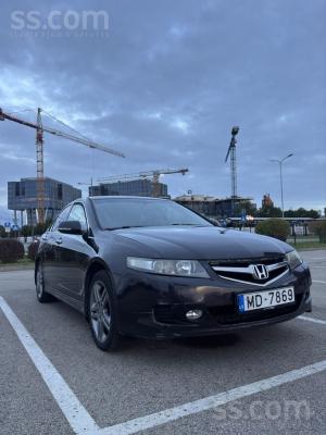 Red Honda Accord 2007 in Riga, with an engine capacity of 2.00 L and mileage of 276 thousand km for 1500 €, photo  on AUTOMOTO.COM.LV