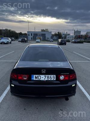Sarkans Honda Accord 2007 Rīga, ar dzinēja tilpumu 2.00 L un nobraukumu 276 tūkst. km par 1500 €, foto 4 vietnē AUTOMOTO.COM.LV