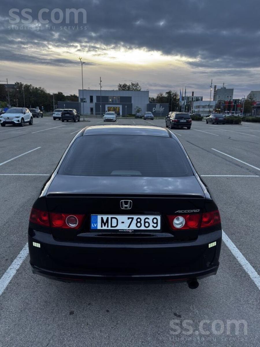 Sarkans Honda Accord 2007 Rīga, ar dzinēja tilpumu 2.00 L un nobraukumu 276 tūkst. km par 1500 €, foto 4 vietnē AUTOMOTO.COM.LV