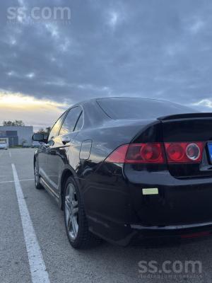 Sarkans Honda Accord 2007 Rīga, ar dzinēja tilpumu 2.00 L un nobraukumu 276 tūkst. km par 1500 €, foto 5 vietnē AUTOMOTO.COM.LV