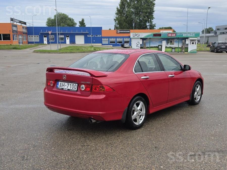 Красный Хонда Аккорд 2008 в Валмиера, объемом двигателя 2.00 л и пробегом 103 тыс. км за 2500 €, фото 4 на AUTOMOTO.COM.LV