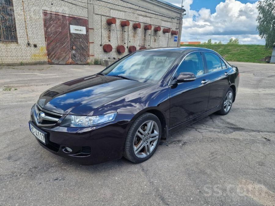 Sarkans Honda Accord 2008 Rīga, ar dzinēja tilpumu 2.00 L un nobraukumu 308 tūkst. km par 2400 €, foto 3 vietnē AUTOMOTO.COM.LV