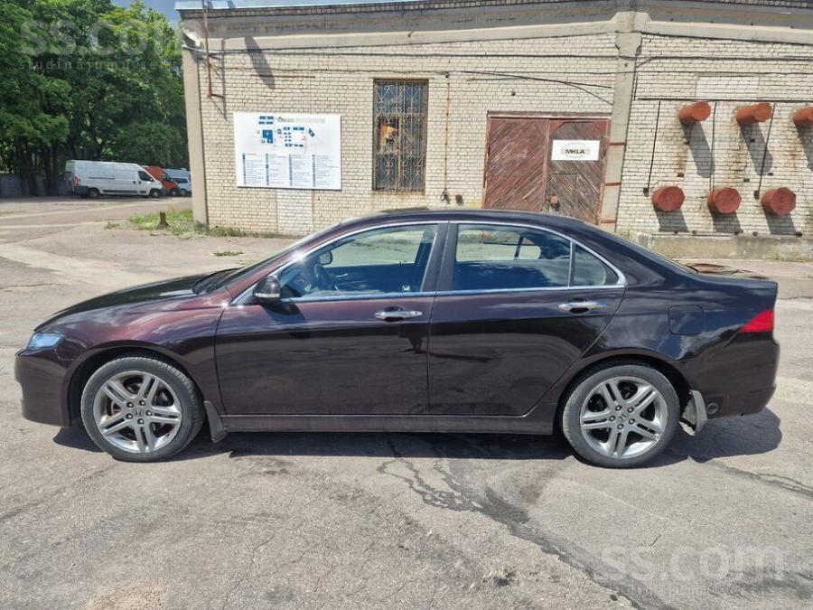 Sarkans Honda Accord 2008 Rīga, ar dzinēja tilpumu 2.00 L un nobraukumu 308 tūkst. km par 2400 €, foto 6 vietnē AUTOMOTO.COM.LV