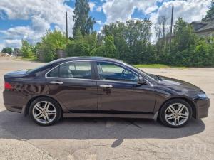 Sarkans Honda Accord 2008 Rīga, ar dzinēja tilpumu 2.00 L un nobraukumu 308 tūkst. km par 2400 €, foto 7 vietnē AUTOMOTO.COM.LV