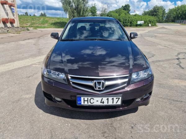 Sarkans Honda Accord 2008 Rīga, ar dzinēja tilpumu 2.00 L un nobraukumu 308 tūkst. km par 2400 €, foto 7 vietnē AUTOMOTO.COM.LV