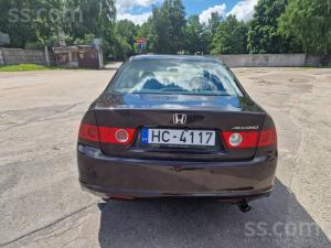Sarkans Honda Accord 2008 Rīga, ar dzinēja tilpumu 2.00 L un nobraukumu 308 tūkst. km par 2400 €, foto 9 vietnē AUTOMOTO.COM.LV