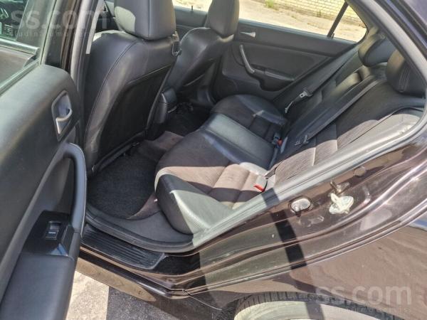 Sarkans Honda Accord 2008 Rīga, ar dzinēja tilpumu 2.00 L un nobraukumu 308 tūkst. km par 2400 €, foto 9 vietnē AUTOMOTO.COM.LV
