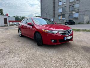 Sarkans Honda Accord 2009 Rīga, ar dzinēja tilpumu 2.00 L un nobraukumu 236 tūkst. km par 2370 €, foto 3 vietnē AUTOMOTO.COM.LV