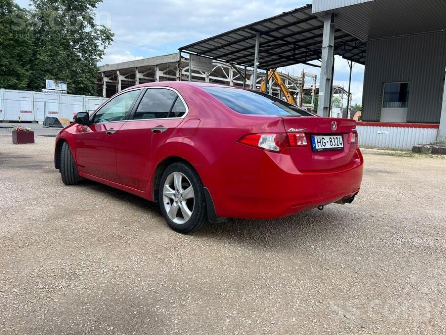 Sarkans Honda Accord 2009 Rīga, ar dzinēja tilpumu 2.00 L un nobraukumu 236 tūkst. km par 2370 €, foto 5 vietnē AUTOMOTO.COM.LV
