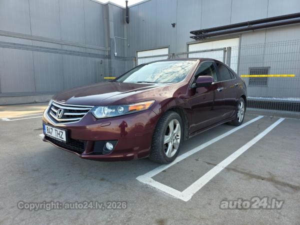Red Honda Accord 2010 in Tallinn, with an engine capacity of 2.00 L and mileage of 210 thousand km for 4000 €, photo 3 on AUTOMOTO.COM.LV