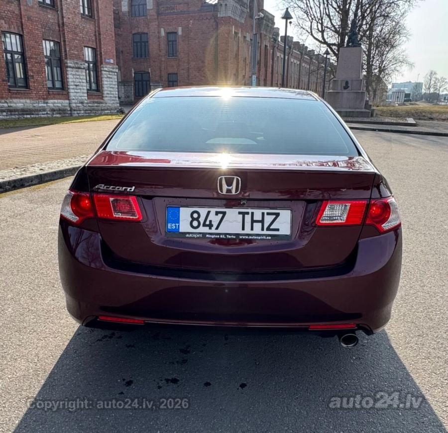 Sarkans Honda Accord 2010 Tallina, ar dzinēja tilpumu 2.00 L un nobraukumu 211 tūkst. km par 4999 €, foto 6 vietnē AUTOMOTO.COM.LV
