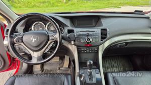 Red Honda Accord 2010 in Tallinn, with an engine capacity of 2.40 L and mileage of 218 thousand km for 3800 €, photo 9 on AUTOMOTO.COM.LV