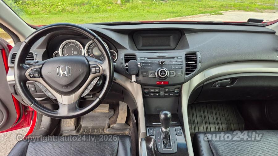 Red Honda Accord 2010 in Tallinn, with an engine capacity of 2.40 L and mileage of 218 thousand km for 3800 €, photo 9 on AUTOMOTO.COM.LV