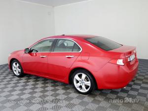 Red Honda Accord 2010 in Tallinn, with an engine capacity of 2.40 L and mileage of 249 thousand km for 2999 €, photo 5 on AUTOMOTO.COM.LV
