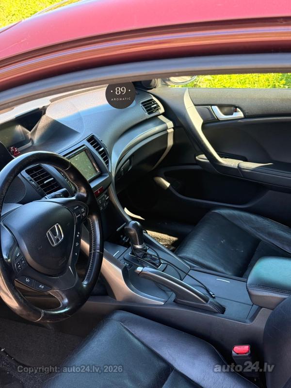 Sarkans Honda Accord 2011 Tallina, ar dzinēja tilpumu 2.00 L un nobraukumu 203 tūkst. km par 6000 €, foto 3 vietnē AUTOMOTO.COM.LV