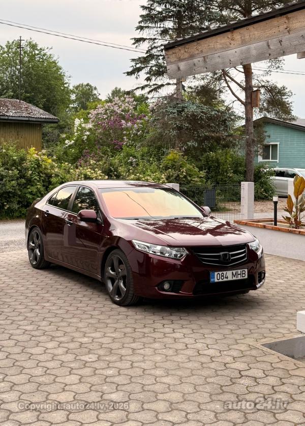 Sarkans Honda Accord 2011 Viljandi, ar dzinēja tilpumu 2.00 L un nobraukumu 155 tūkst. km par 7390 €, foto 1 vietnē AUTOMOTO.COM.LV