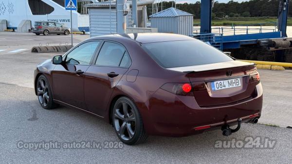 Sarkans Honda Accord 2011 Viljandi, ar dzinēja tilpumu 2.00 L un nobraukumu 155 tūkst. km par 7390 €, foto 4 vietnē AUTOMOTO.COM.LV