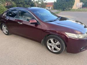 Red Honda Accord 2011 in Panevezys, with an engine capacity of 2.35 L and mileage of 305 thousand km for 4300 €, photo 3 on AUTOMOTO.COM.LV