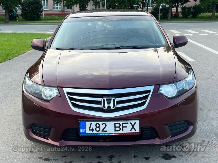 Sarkans Honda Accord 2012 Narva, ar dzinēja tilpumu 2.00 L un nobraukumu 365 tūkst. km par 2999 €, foto 3 vietnē AUTOMOTO.COM.LV