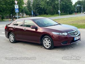 Sarkans Honda Accord 2012 Narva, ar dzinēja tilpumu 2.00 L un nobraukumu 365 tūkst. km par 2999 €, foto 4 vietnē AUTOMOTO.COM.LV