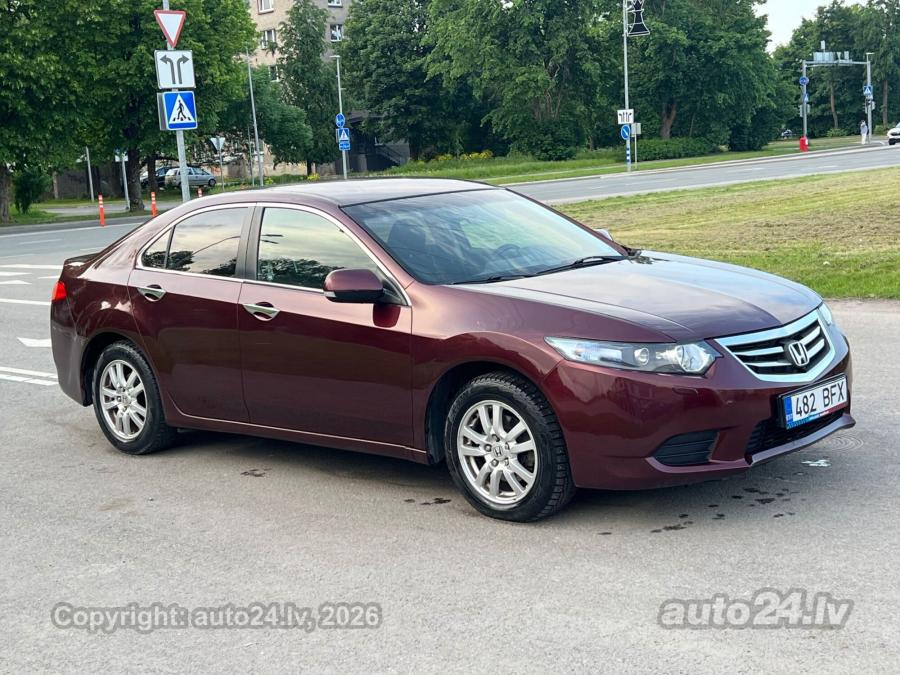 Sarkans Honda Accord 2012 Narva, ar dzinēja tilpumu 2.00 L un nobraukumu 365 tūkst. km par 2999 €, foto 4 vietnē AUTOMOTO.COM.LV