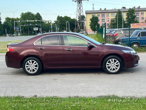 Sarkans Honda Accord 2012 Narva, ar dzinēja tilpumu 2.00 L un nobraukumu 365 tūkst. km par 2999 €, foto 6 vietnē AUTOMOTO.COM.LV