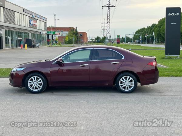 Sarkans Honda Accord 2012 Narva, ar dzinēja tilpumu 2.00 L un nobraukumu 365 tūkst. km par 2999 €, foto 8 vietnē AUTOMOTO.COM.LV