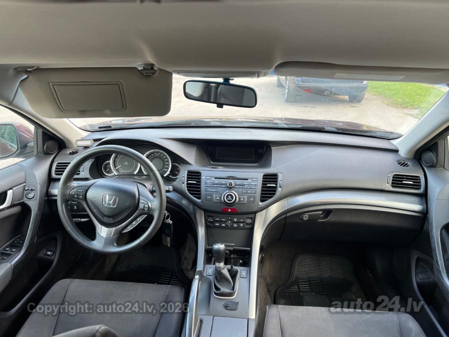 Sarkans Honda Accord 2012 Narva, ar dzinēja tilpumu 2.00 L un nobraukumu 365 tūkst. km par 2999 €, foto 12 vietnē AUTOMOTO.COM.LV